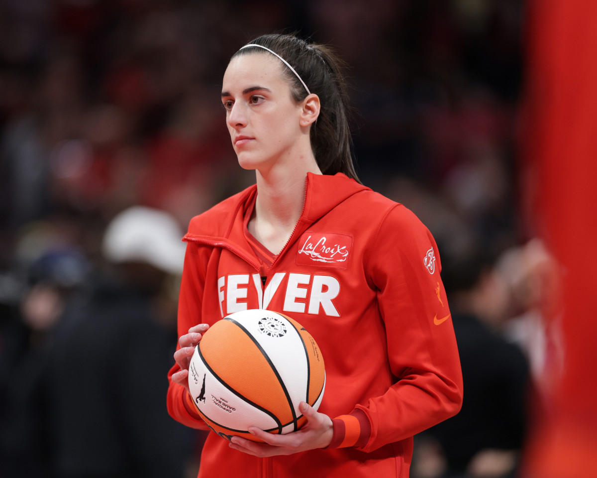 Caitlin Clark Autographed Memorabilia: A Must-Have for Basketball Fans ...