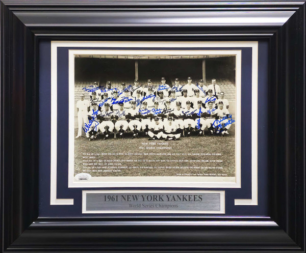 1961 World Series Champions New York Yankees Autographed Framed 8x10 Photo With 27 Signatures ...