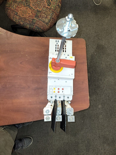 Eaton Moeller Disconnect Breaker Panel Mount 3P 400A