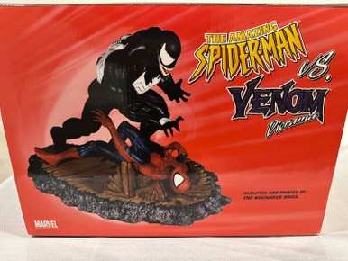 Dynamic Forces Spider-Man vs. Venom Diorama Statue #319 McFarlane