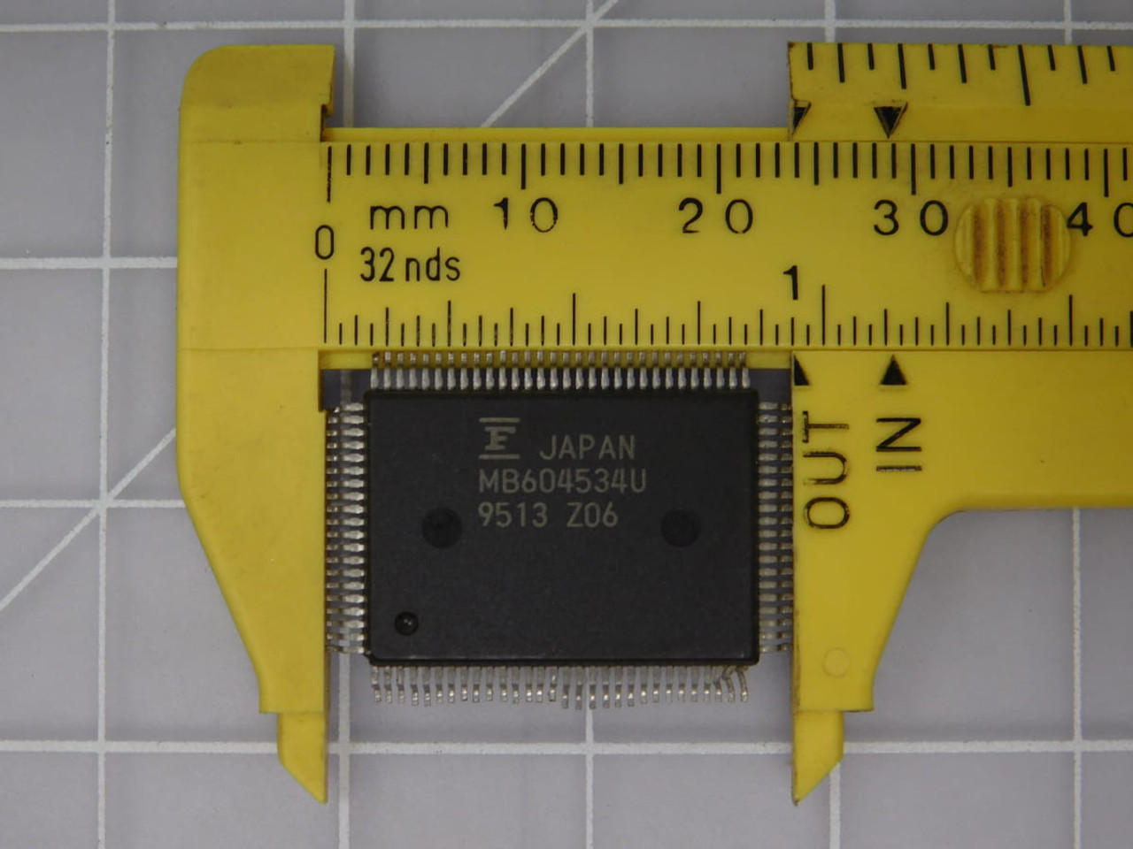 Fujitsu Mb604534u 32 Bit Risc Microcontroller X112616 Oco Components