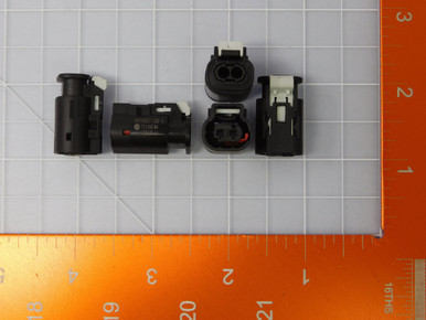 Lot of 40 LEAR 10010337 13503566 X86733 - OCO Components