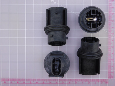 Lot of 22 HELLA 224-394-025 Freightliner Front Turn Signal Bulb Socket ...
