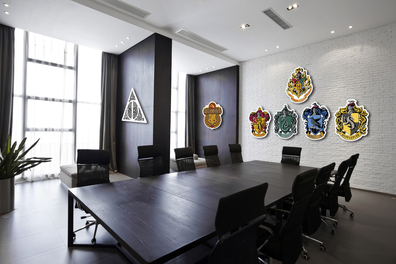 Hogwarts Crest from Harry Potter Wall Mounted Official Cardboard Cutout ...