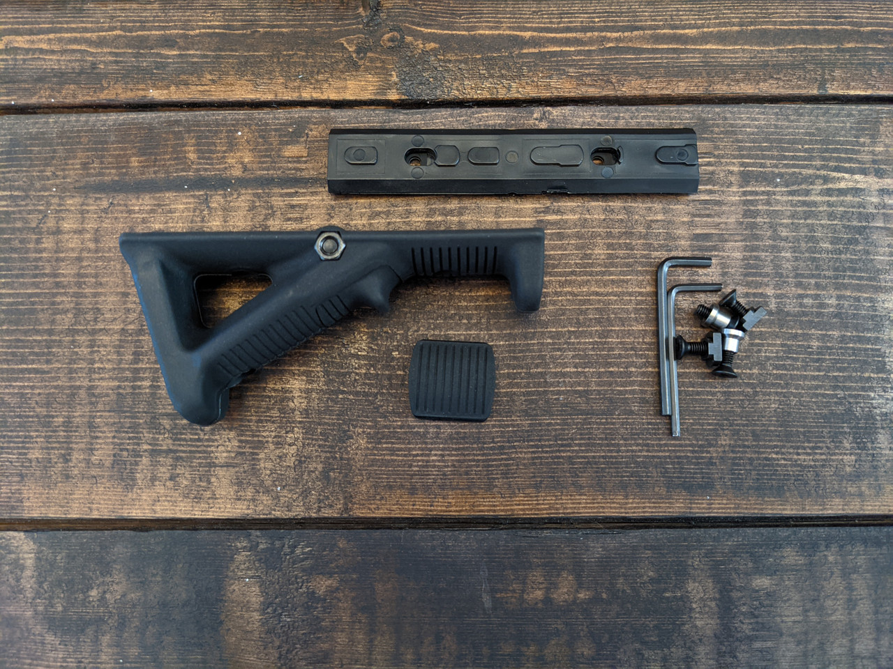 Universal Angled Grip