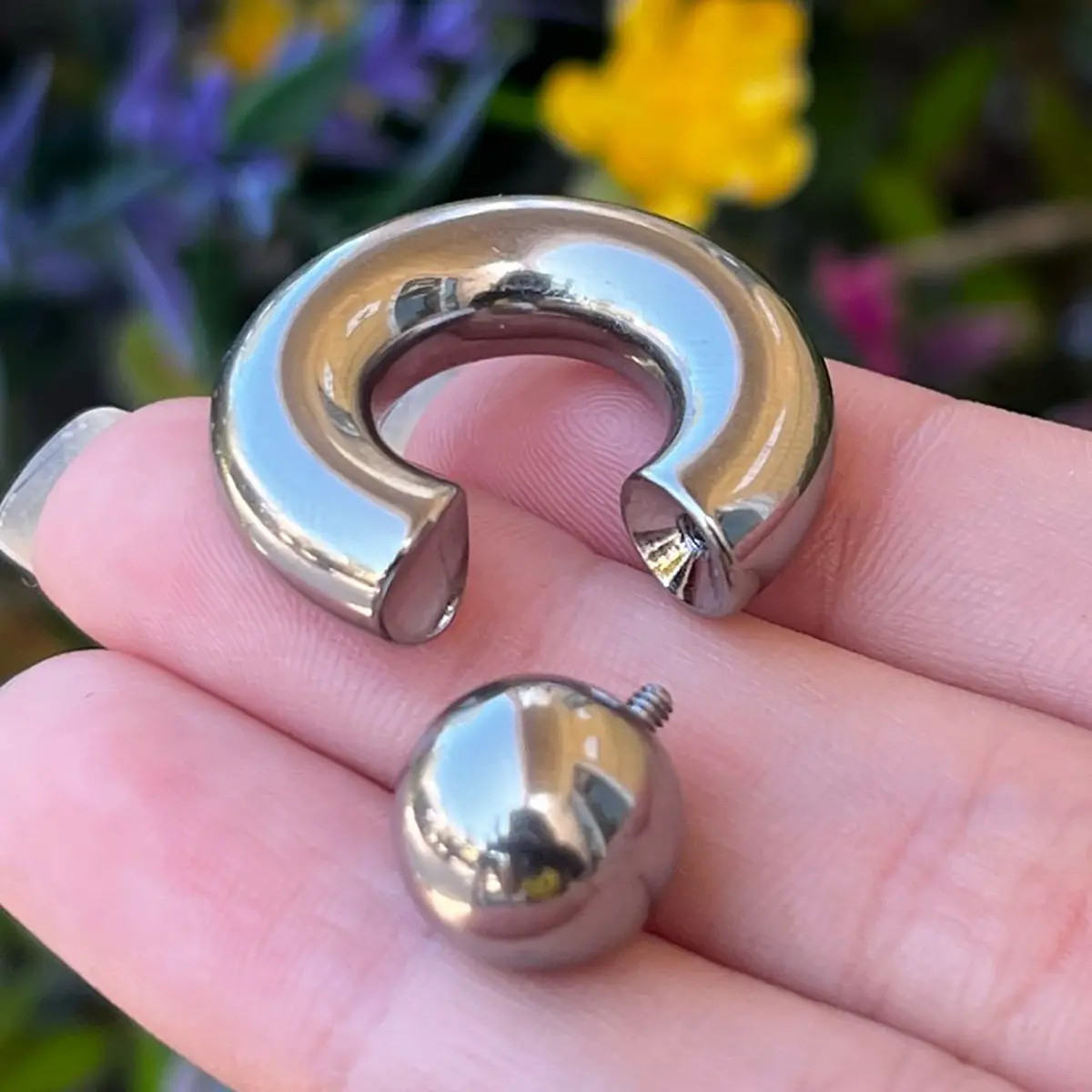 Surgical Steel Screw Ball Captive Bead Ring