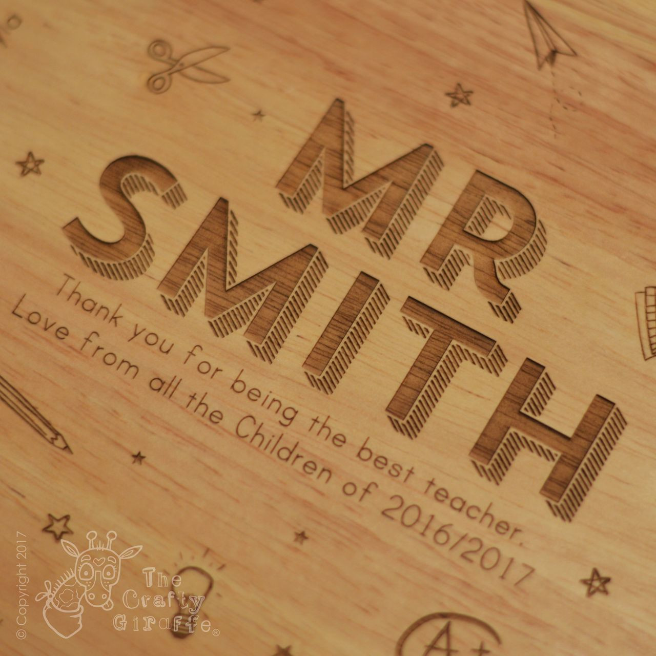 Personalised Teacher Classroom Round Board - 32 Names - The Crafty Giraffe