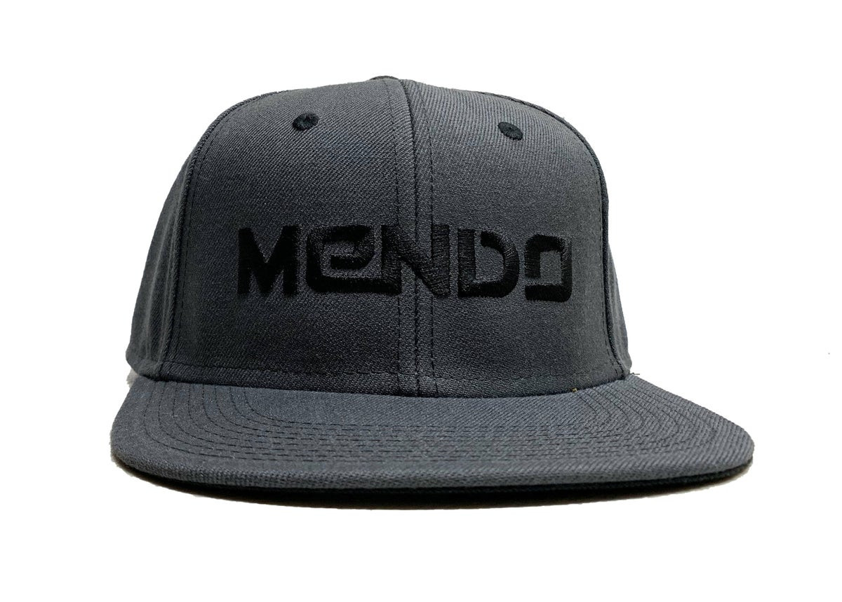 MENDO FLAT CHARCOAL WORD MARK