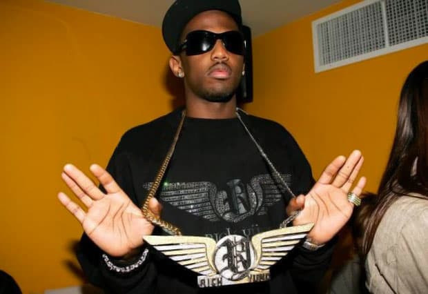 FABULOUS RICH & YUNG PIECE 4" x2" w/FREE 36" Chain