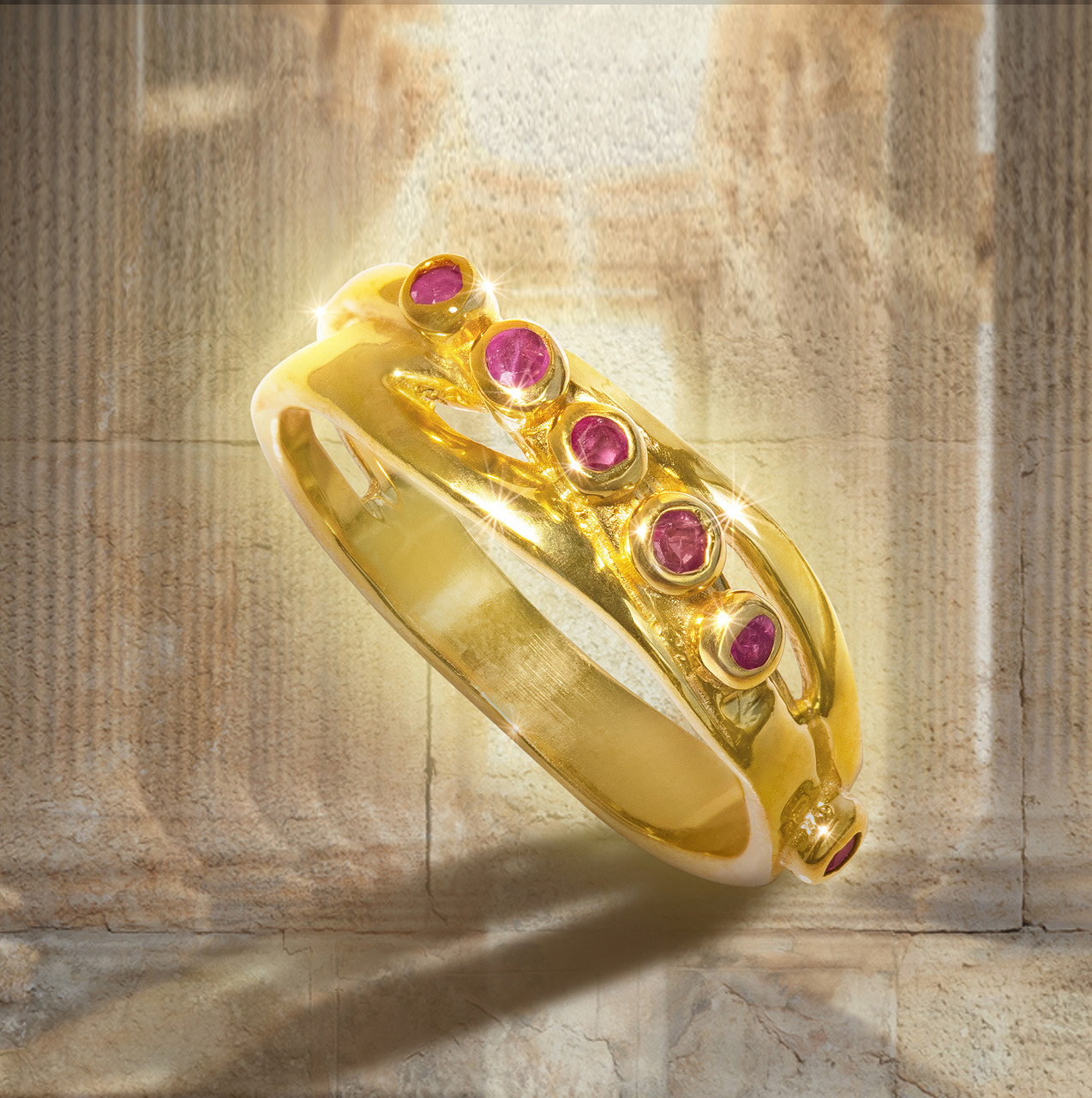 Roman Dream Ring. Gold and Ruibies.