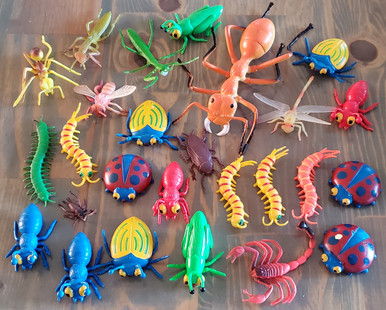 Lot of 26 Small Plastic Bug Insect Toys - Beetles, Ants, Grasshoppers