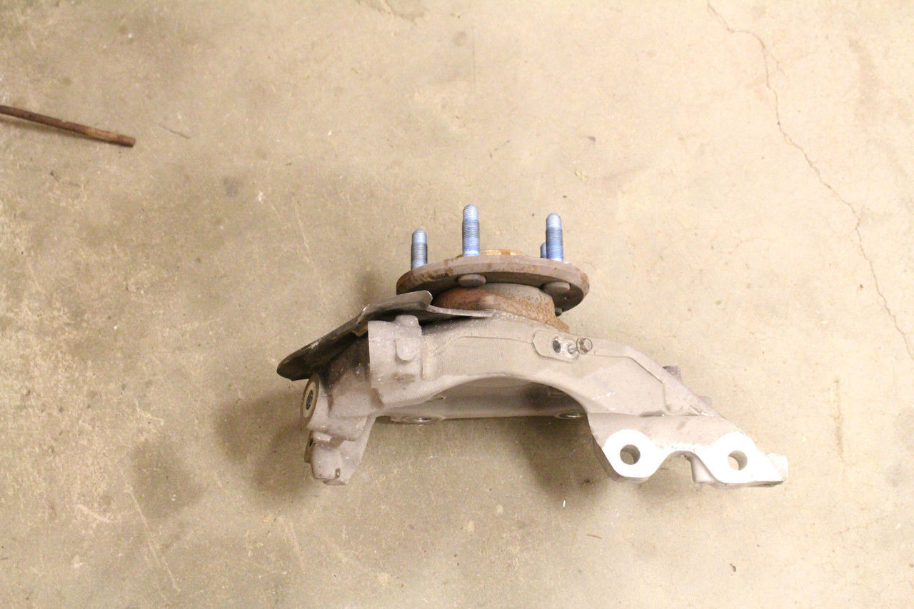 2010-2015 Camaro Front Spindle, USED - Hawks Third Generation