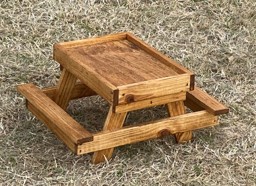 Chick-Nic Table