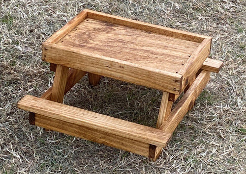 Chick-Nic Table