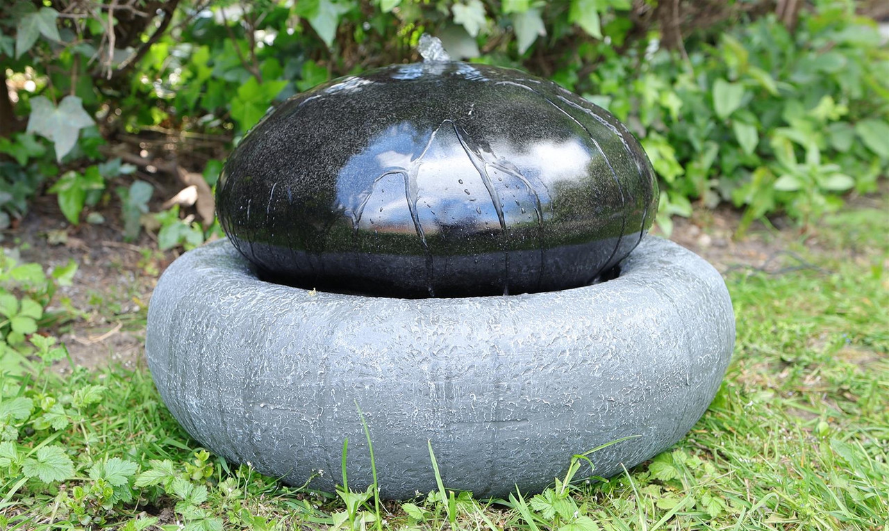 Caraquip.co.uk | Gardenwize Solar Pebble Water Feature