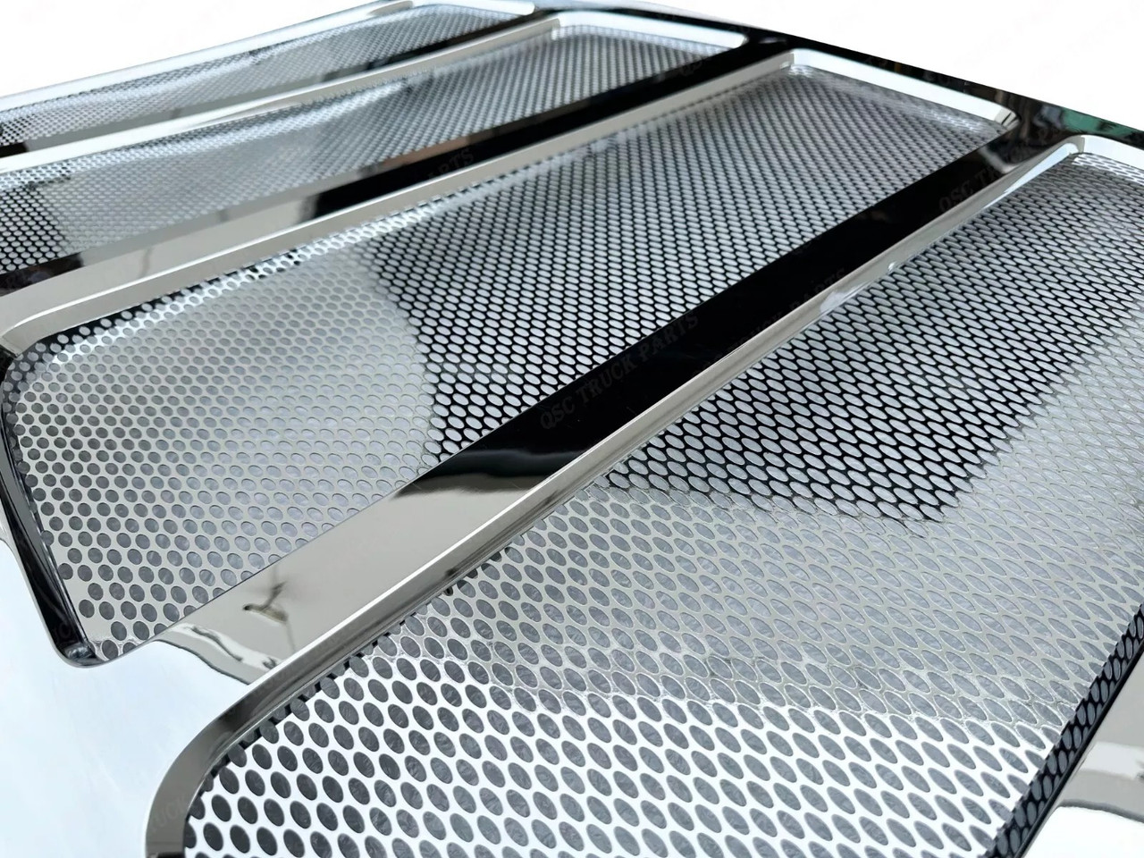QSC Replacement Chrome Plastic Grille w/ Bug Screen for Peterbilt 579 13-21