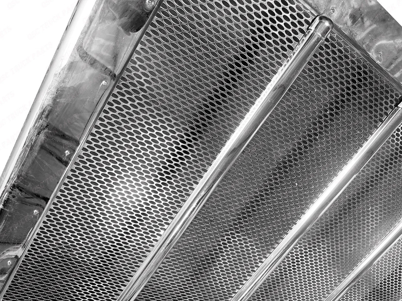 QSC Replacement Chrome Plastic Grille w/ Bug Screen for Peterbilt 389