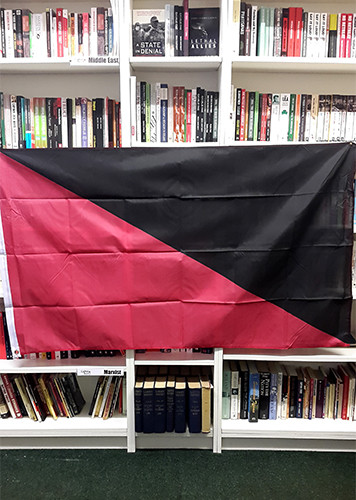 Anarcho-Syndicalist / Anarcho-Communist (Ancom) Flag (red and black ...