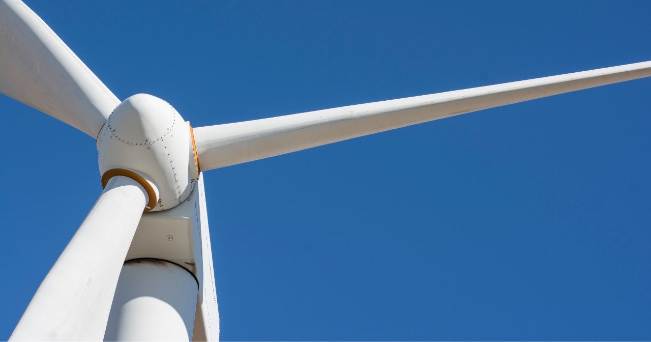 What Kind of Maintenance Does a Wind Turbine Need? - Santie Oil Company What Kind of Maintenance Does a Wind Turbine Need? - Santie Oil Company