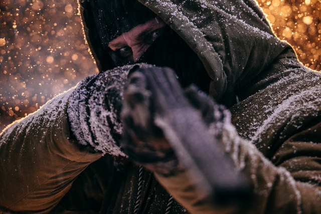 How To Respond When A Gun Is Pointed At You - Bereli Inc.