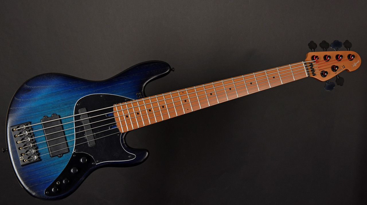 SANDBERG 6 String SUPERLIGHT Basses ! - Bass Central