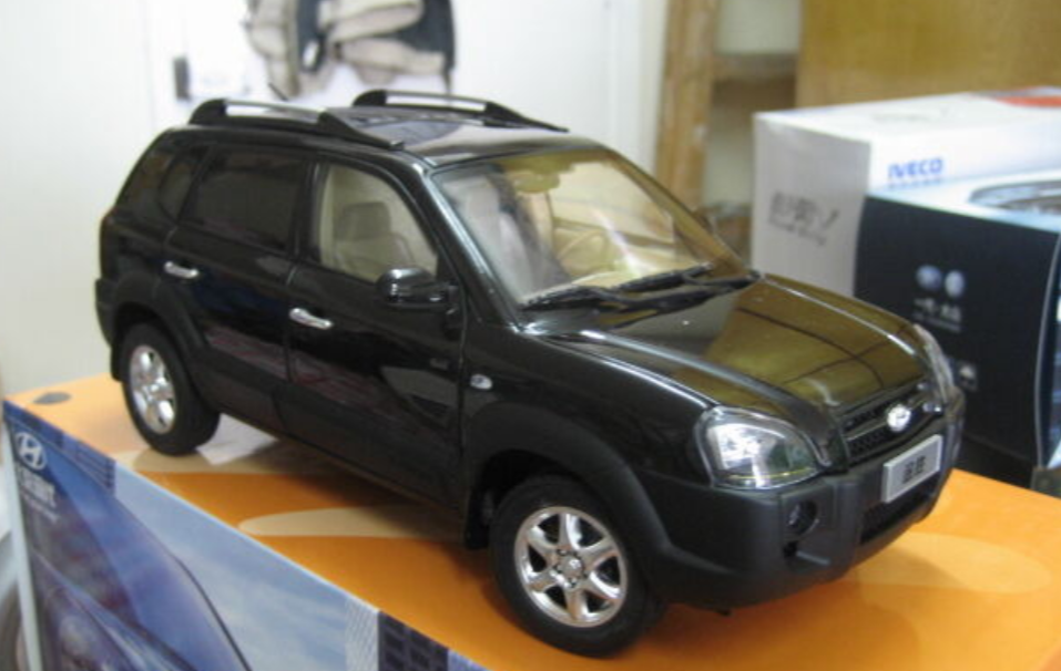 1/18 Dealer Edition 1st Generation Hyundai Tucson (JM 2004-2008) (Black ...