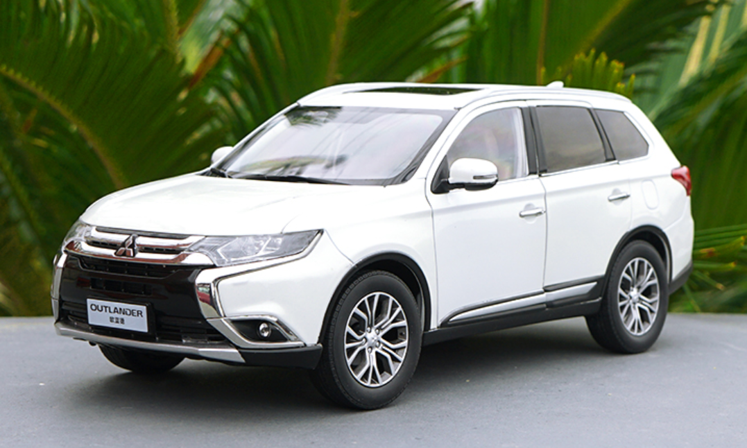 1/18 Dealer Edition Mitsubishi Outlander (White) Diecast Car Model ...