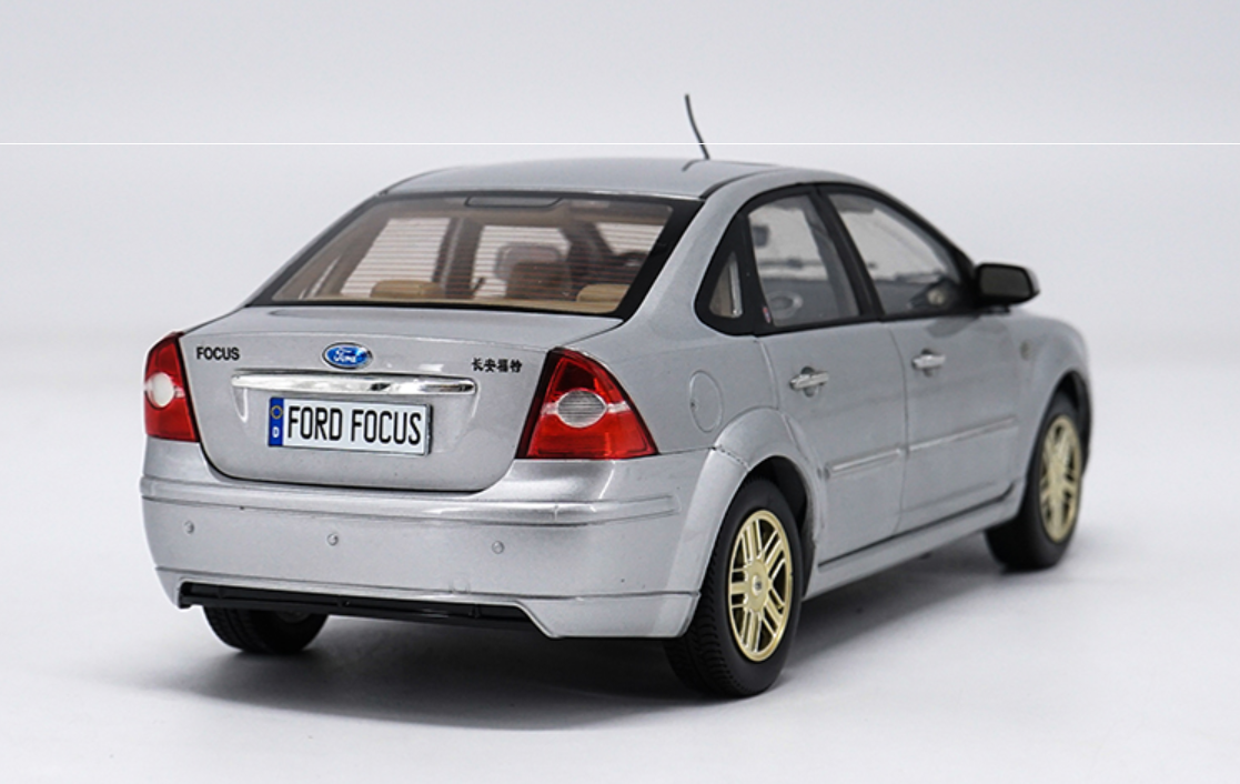1/18 Dealer Edition Ford Focus Sedan (Silver) Diecast Car Model ...