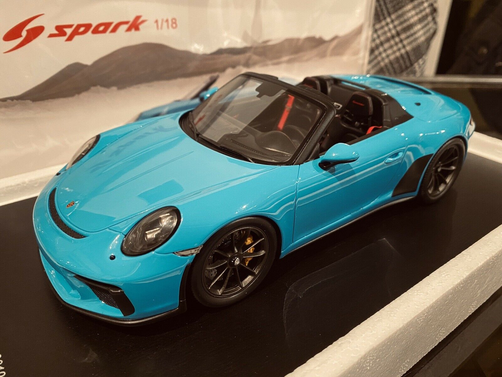 1/18 Porsche 911 Speedster 2019 model car by Spark - LIVECARMODEL.com