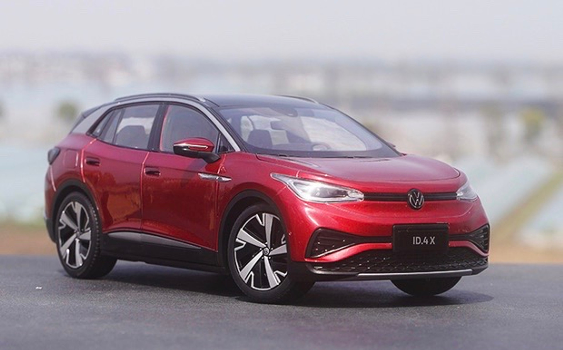 1/18 Dealer Edition Volkswagen VW ID4 ID.4 X (Red) Diecast Car Model - LIVECARMODEL.com