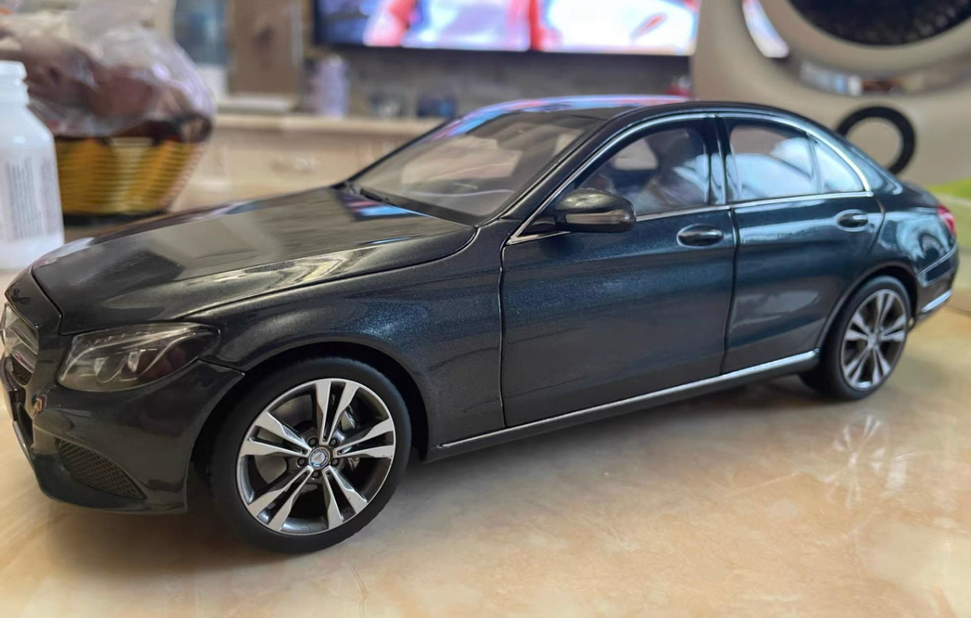 1/18 Dealer Edition Mercedes-Benz Mercedes C-Class C-Klasse (Dark Grey) Diecast Car Model ...