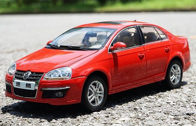 1/18 Dealer Edition Volkswagen VW Jetta / Sagitar (Red) 5th Generation ...