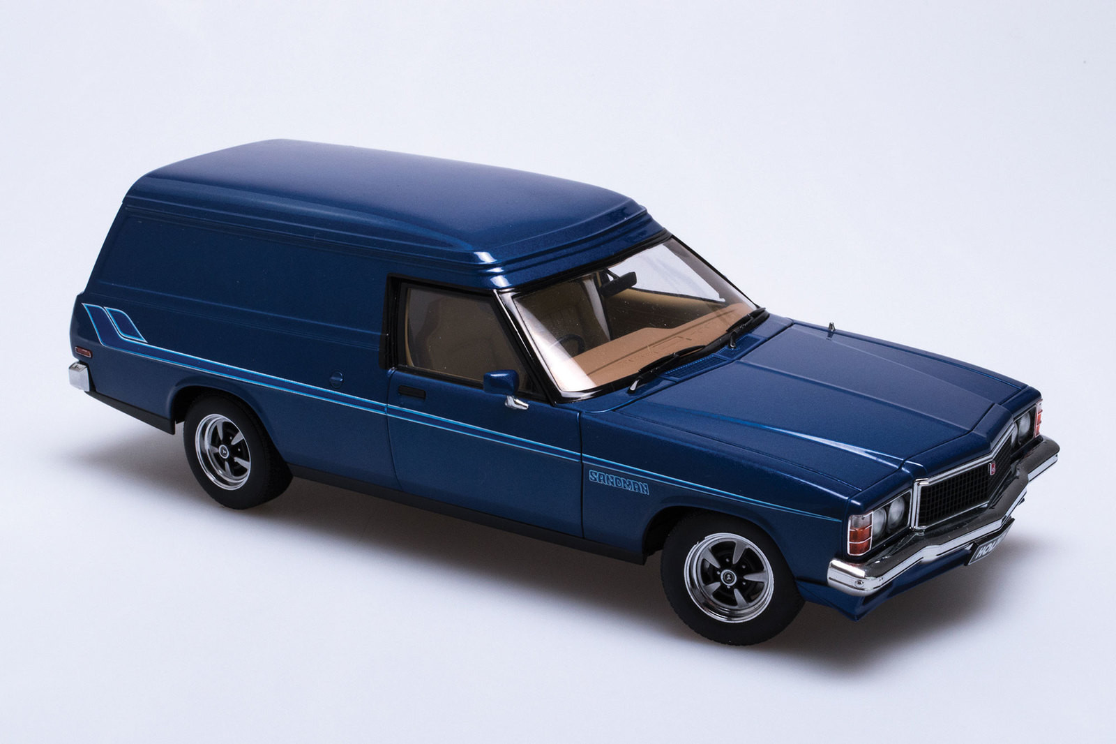 1/18 AUTOart Holden HX Sandman Panel Van (Blue) Diecast Car Model ...