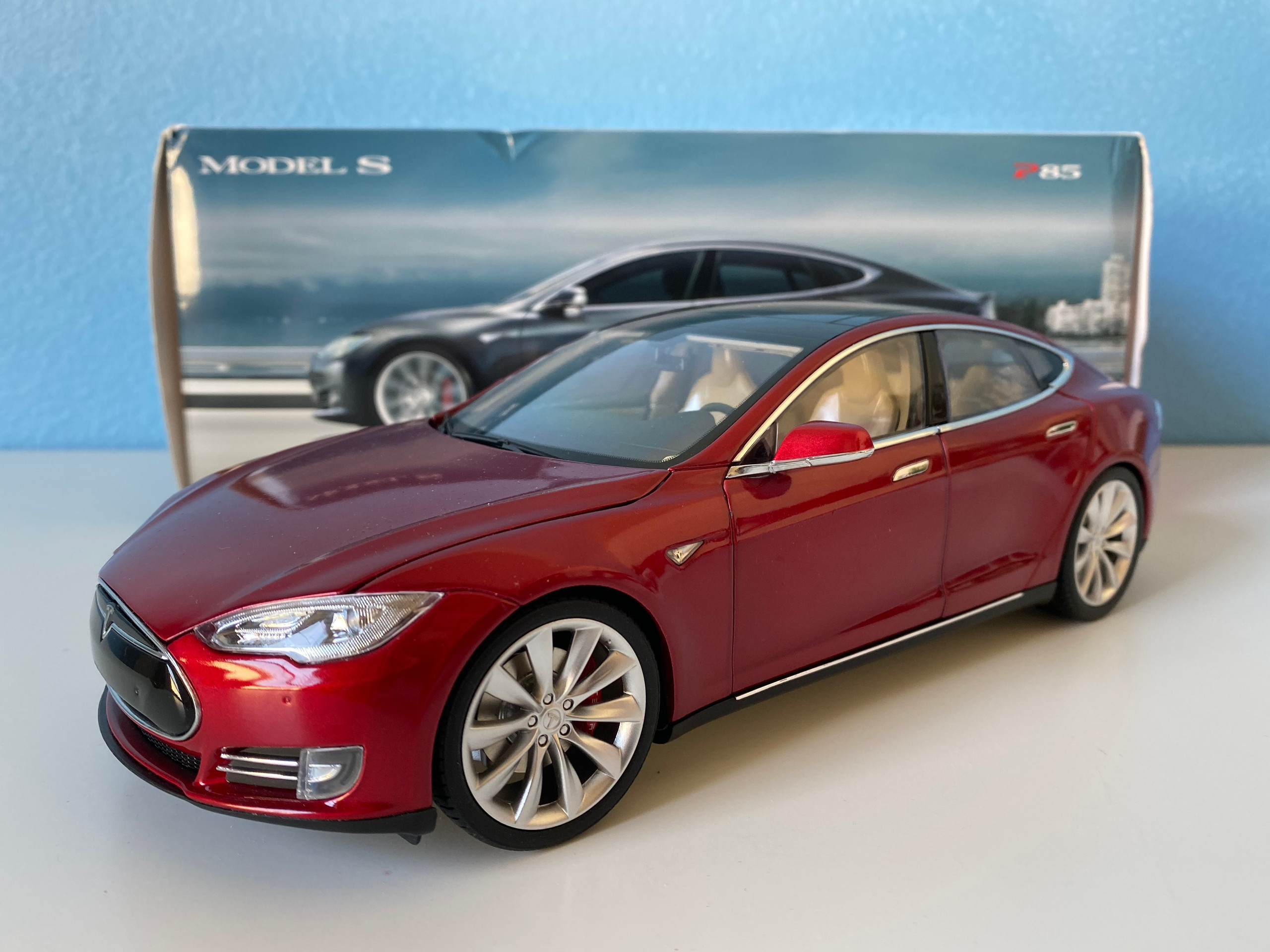 1/18 Official Dealer Edition Tesla Model S P85 (Red) Diecast Car Model ...