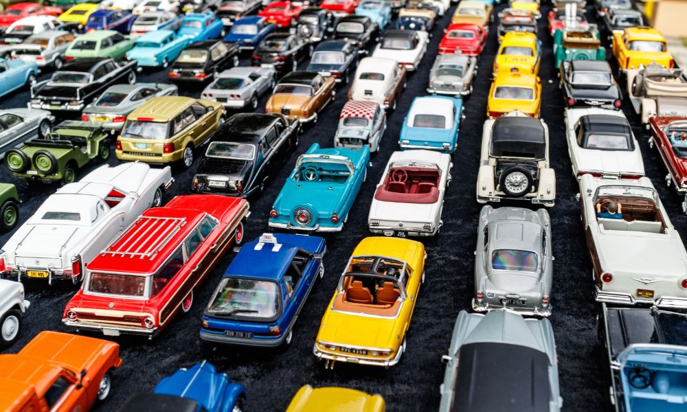 A 2023 Holiday Gift Guide for Diecast Car Enthusiasts - LIVECARMODEL.com
