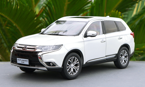 1/18 Dealer Edition Mitsubishi Outlander (White) Diecast Car Model ...