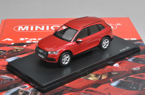 1/43 Dealer Edition Audi Q5 (Red) Diecast Car Model - LIVECARMODEL.com