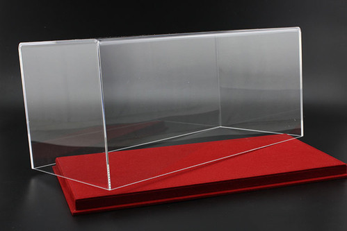 1/18 Acrylic Red Cloth Base Diecast Model Display Case - LIVECARMODEL.com