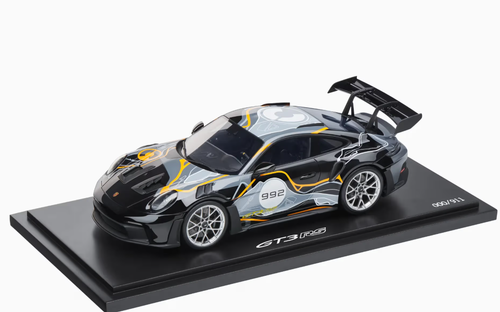 1/18 Dealer Edition Porsche 911 (992) GT3 RS Weissach Test Track (Black ...