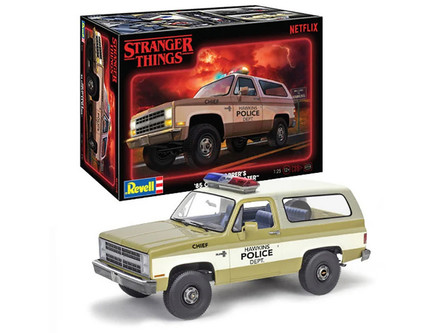 Level 4 Model Kit Jim Hopper's 1985 Chevrolet K5 Blazer "Stranger ...