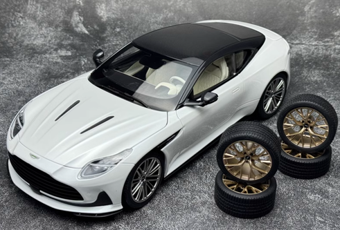 1/18 Aston Martin DB12 (White with Black Roof) Full Open Diecast Car ...