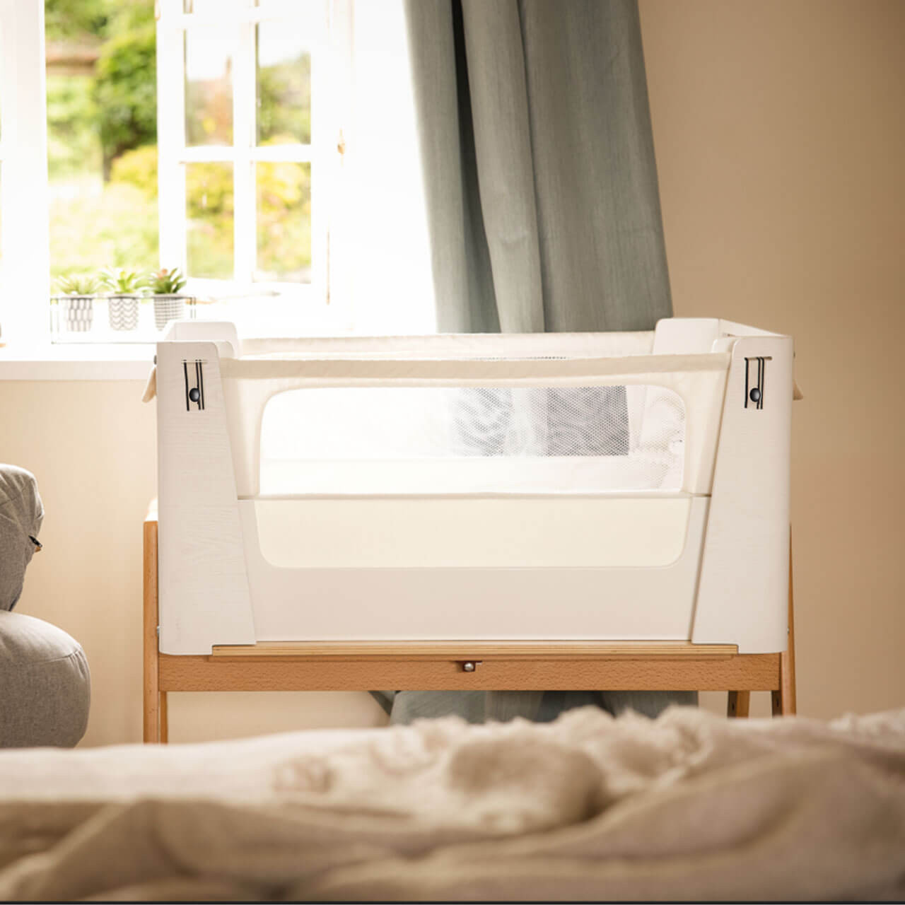 Gaia Baby Hera Bedside Crib with Mattress - Scandi White/Natural Ash ...