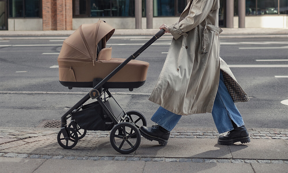 Venicci Claro - A New Definition of Mobility - Winstanleys Pramworld