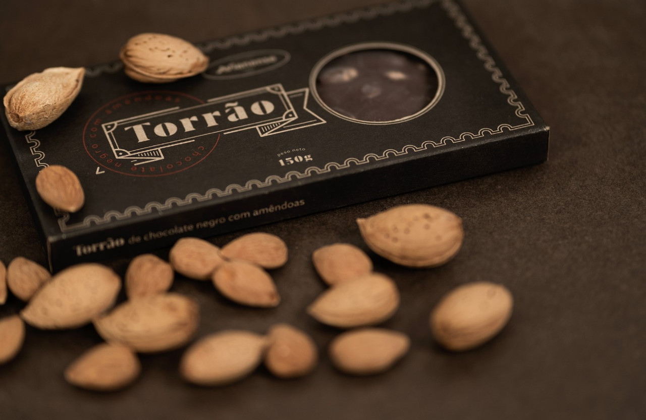 Avianense Dark Chocolate Bar with Almonds - Iberian Import Co