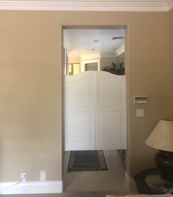 Compact Gate Doors Ideal for Commercial Spaces and Cafes - Swinging ...