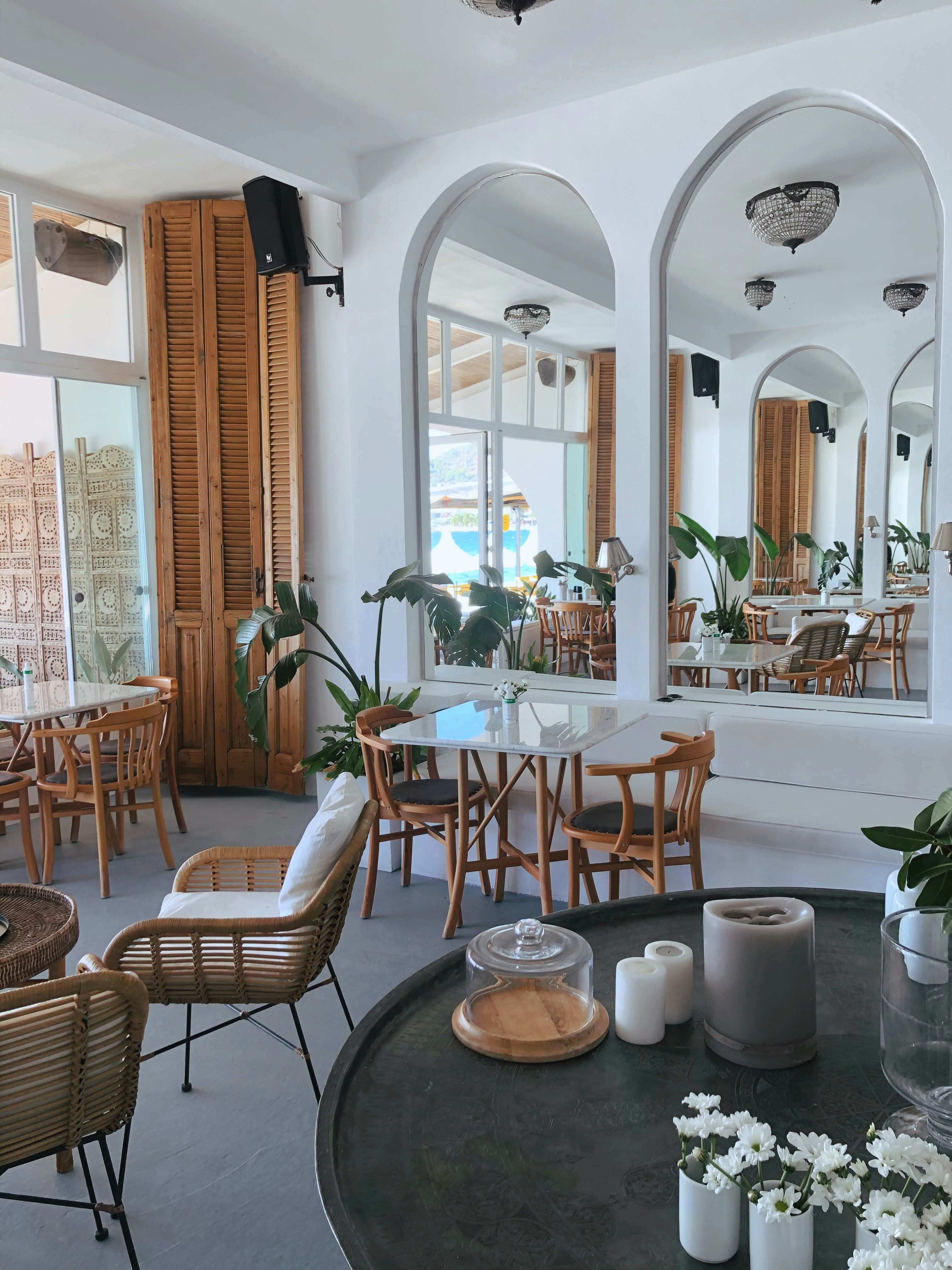 Top Tips for Choosing the Perfect Cafe Swinging Doors - Swinging Cafe Doors