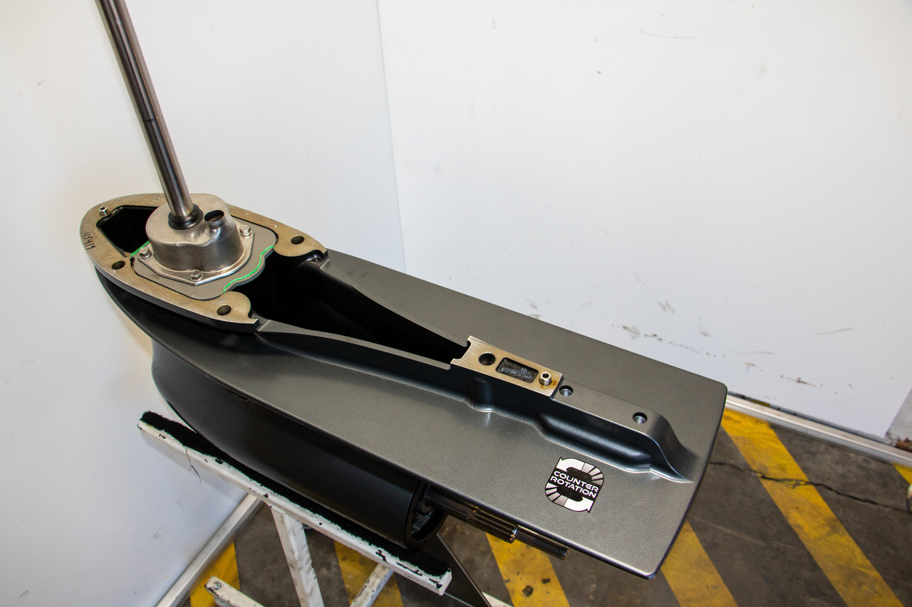 NEW OEM Mercury Racing 450R Complete Lower Unit 30" Driveshaft