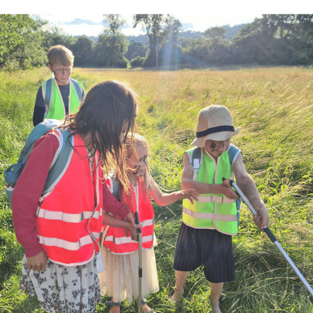 Nature Nurture Litter Picker Kit - 4-6 Years - Little Trekkers