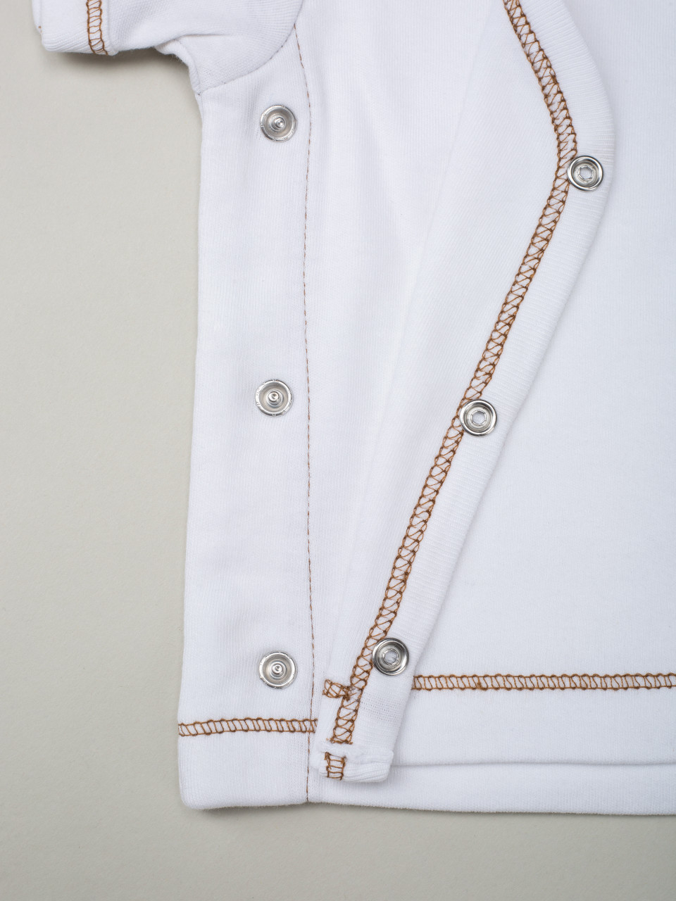 Organic Side Snap T-Shirt | Brown and White | Baby
