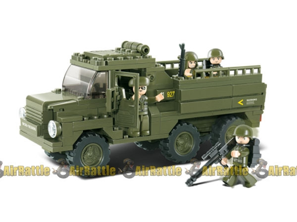 M38-B0301 Sluban Army Transport APC Brick Set